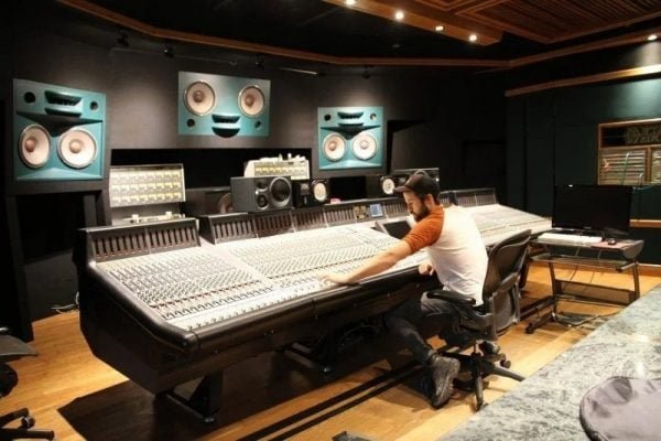 FarField, MidField & NearField Monitors - Their Uses, Pros & Cons