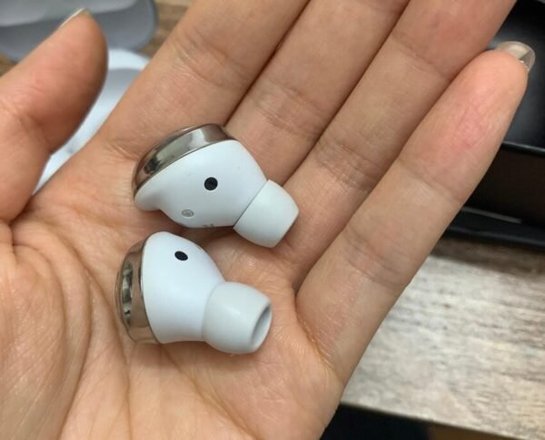 Why Do Earbuds Feel Uncomfortable/ Hurt Ears?
